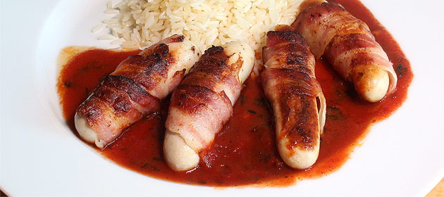 Rezept: Chipolata mit Speck auf Tomatensauce - Rollis Rezepte